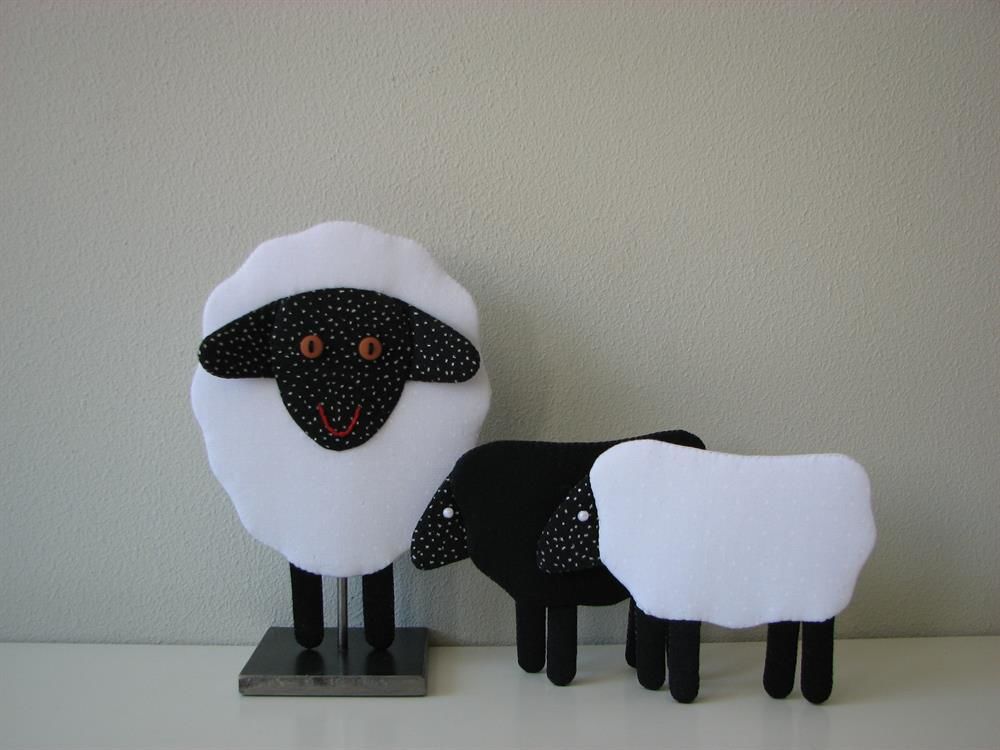 sy søde får og lam mønster fra houhou design håndsy