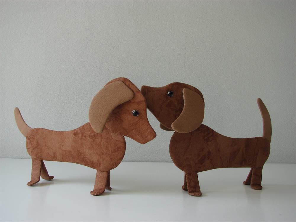 Mønster: Der er papskabelon med til 2 gravhund.